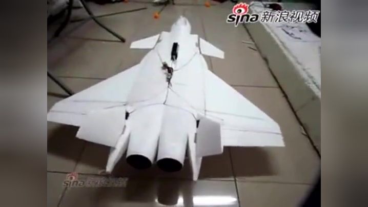 牛人制作歼20遥控飞机过程及试飞全程,酷毙了