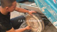 电动三轮车爬坡无力无法上大坡怎么办?师傅这样操作轻松多拉一倍货物!