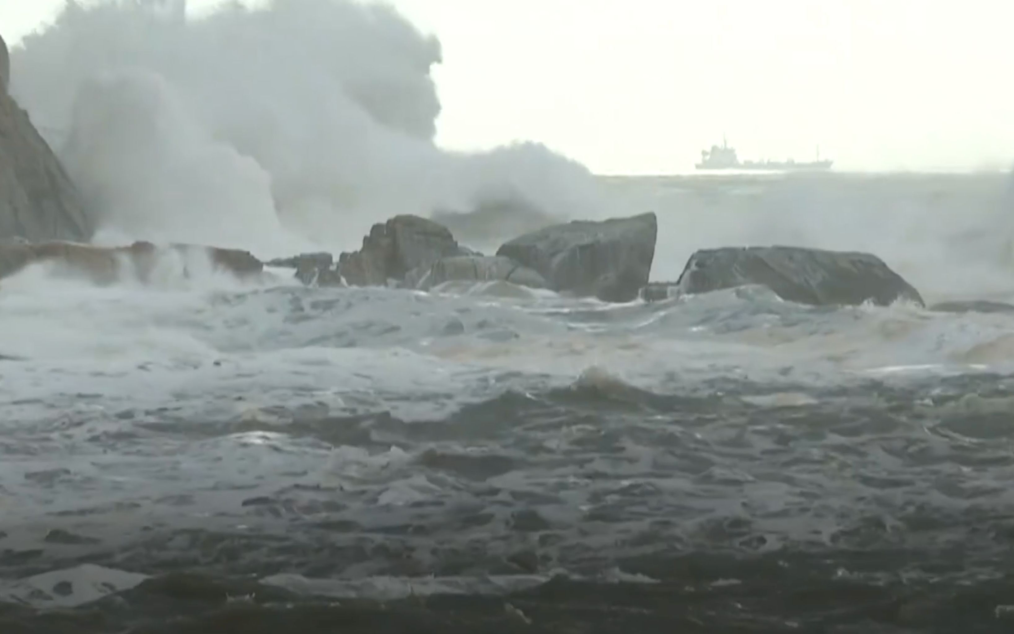 体积庞大、空心结构的“造雨器”台风木兰登陆徐闻