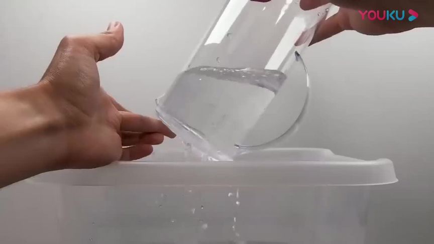 牛人自制潜水艇,材料和原理都很简单啊!