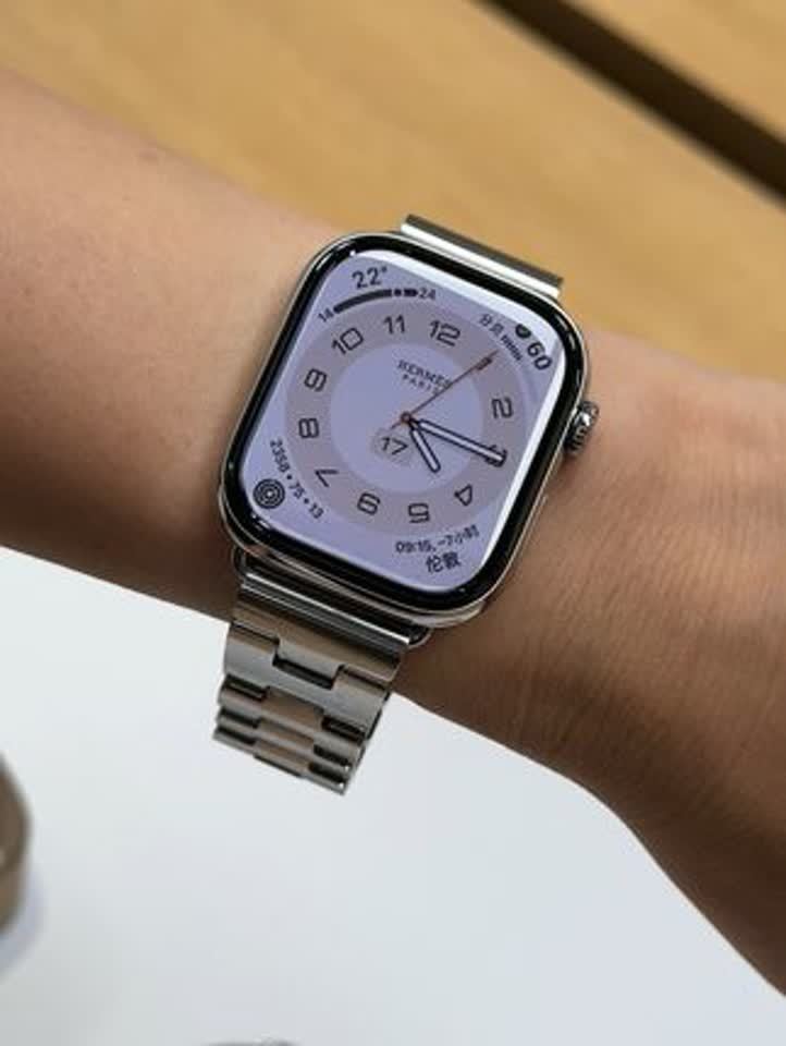 提前上手爱马仕联名的苹果S10,谁懂15999价格你会买吗? #科技启示...