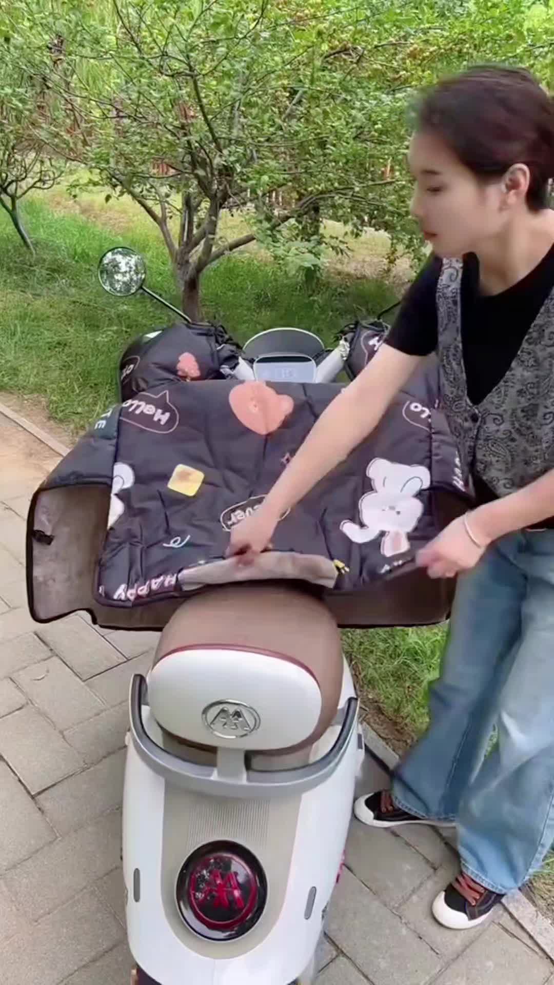 电动车挡风被加绒加厚冬季新款电瓶车小型防水防风罩四季通用 #电动...