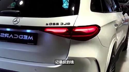 奔驰GLC260行车记录仪揭秘:原厂自带还是需后装?