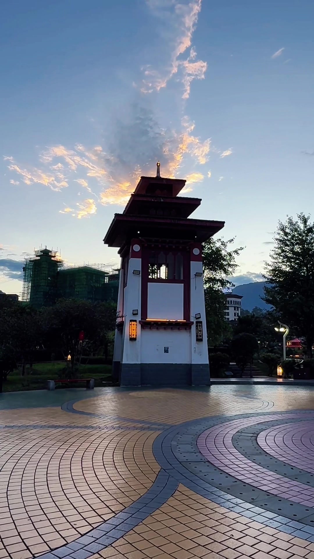 ...族的语言属汉藏语系的藏缅语族;随着深入推广普及国家通用语言文字,...