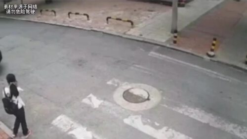 正确踩油门的方法避免错把油门当刹车!