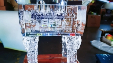 毕业生给学校送什么比较好?捐赠母校纪念品,送给母校集体的集体礼物。