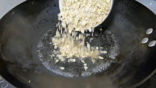 滚烫开水一冲!燕麦片这吃法绝了,简单3步香到舔碗,天天吃都不腻