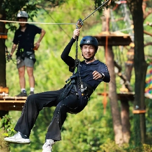 西樵山森吧飞越丛林 