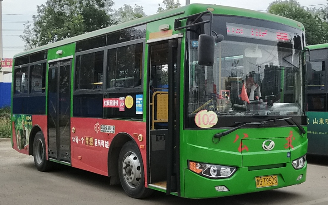 【县城的乡镇风光】潍坊市临朐县102路公交车(汽车站--宫家坡水泥厂)...