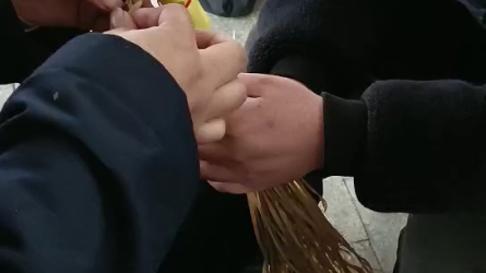 【道观日常】传统民俗手工艺-扎稻草人