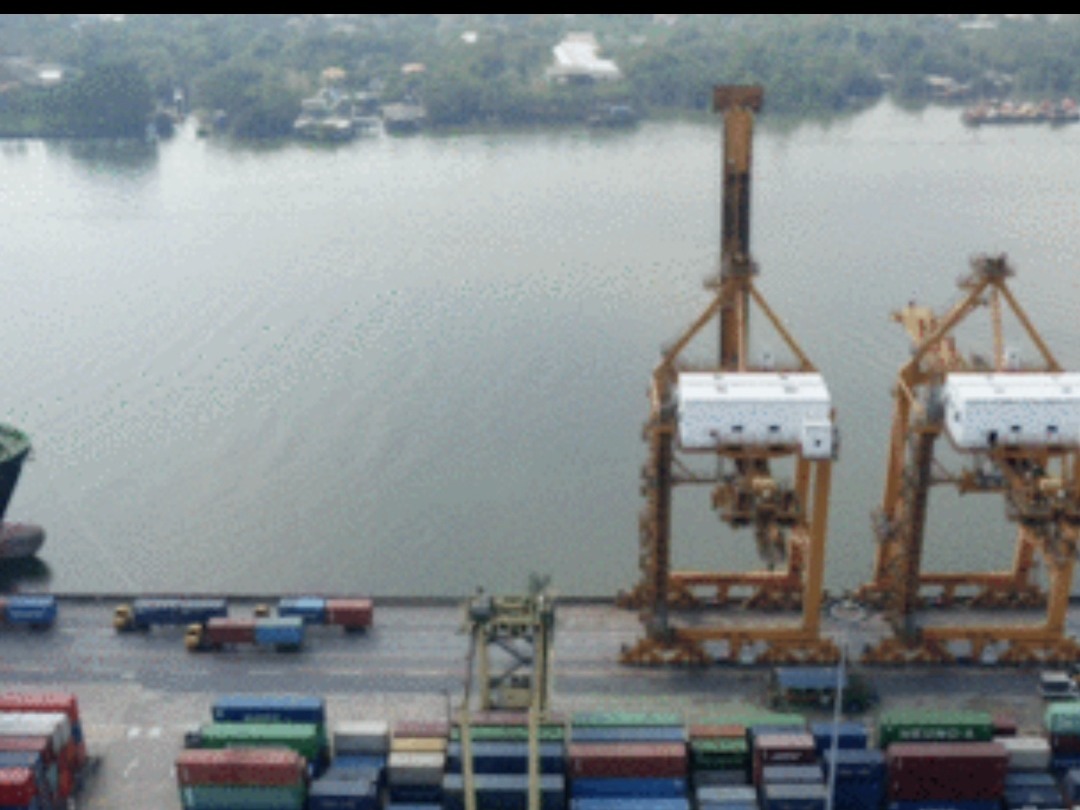 港口码头上皮带机与斗轮机无线连锁控制的方案