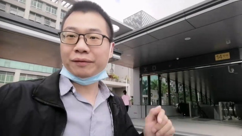 哇!不坐地铁也可以地铁站内通行!原来这样也可以,看看什么情况