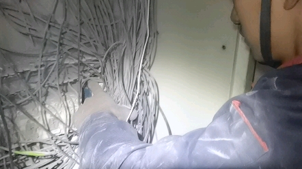 半夜修设备,有点懵