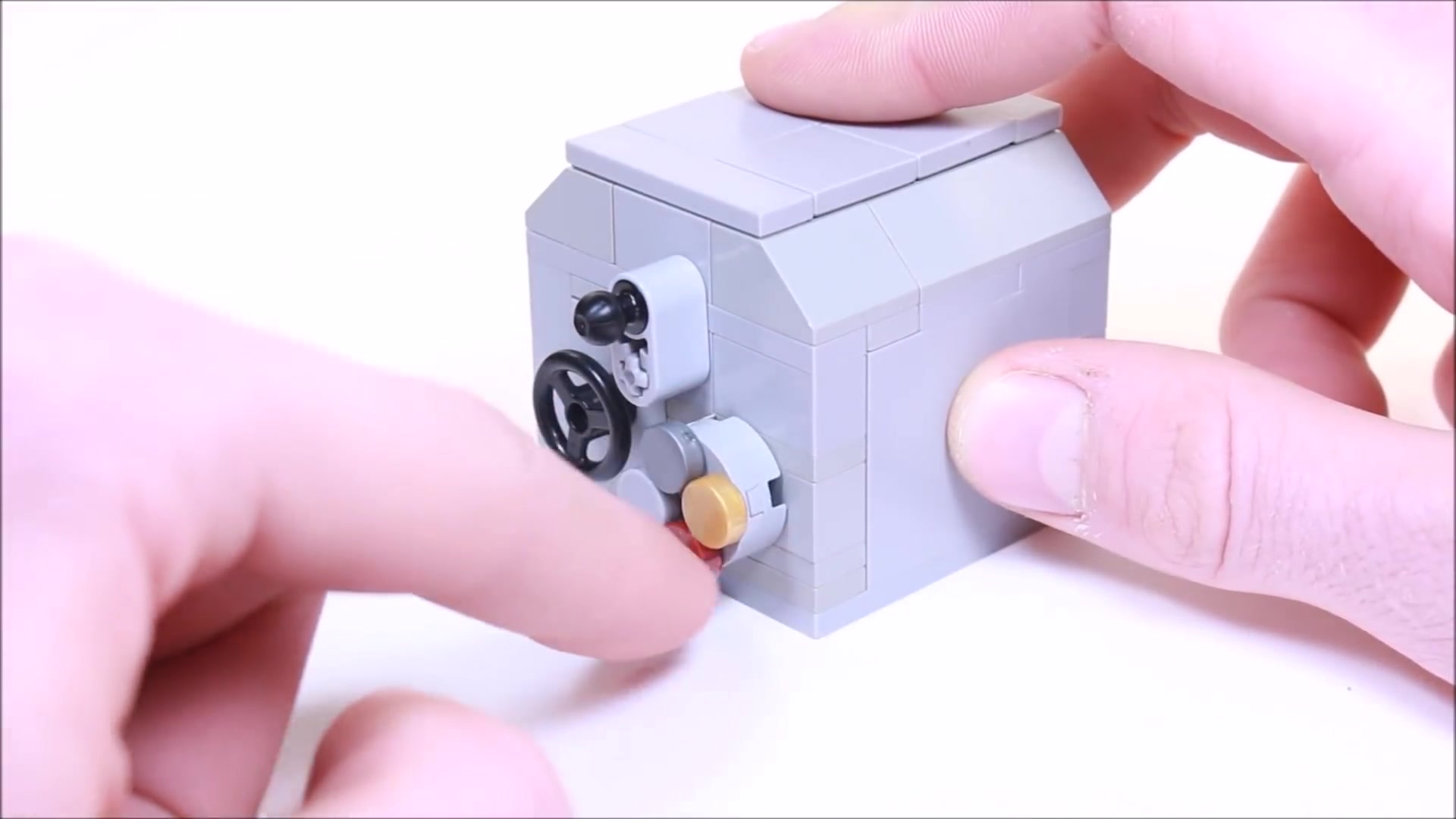 如何搭建一只迷你乐高密码保险箱