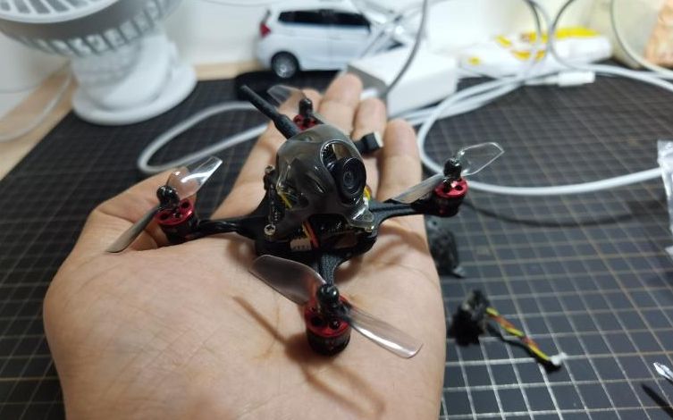 魔改Mobula6 陶瓷天线 ELRS接收机 Betafpv高频头 10mw功率 稳定性...