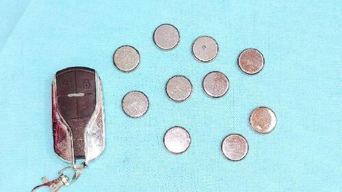 纽扣电池没电了别扔,只需一根线就能强制激活,又能用上很长时间