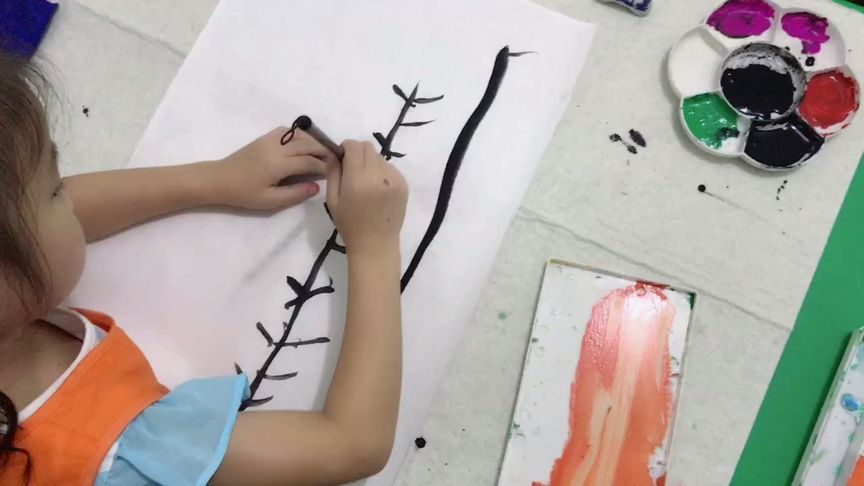 小孩子创艺水墨课,树的画法
