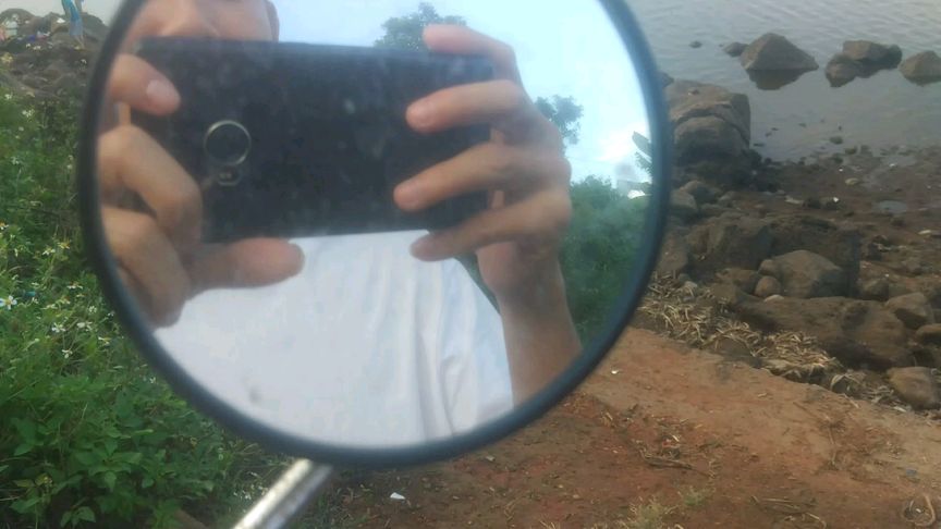 你们看看水库周边有多少人钓鱼,电动车水库绕一圈要四十分钟左右