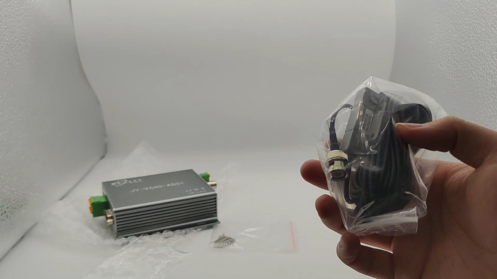 JY-V640系列半导体读写器符合世界SEMI标准,是专门面向半导体制造...