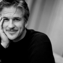 不会做游戏的卡卡 