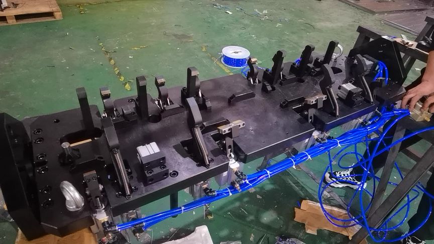 气动夹具调试中#非标自动化 #工装夹具 #自动化设计 #智能制造