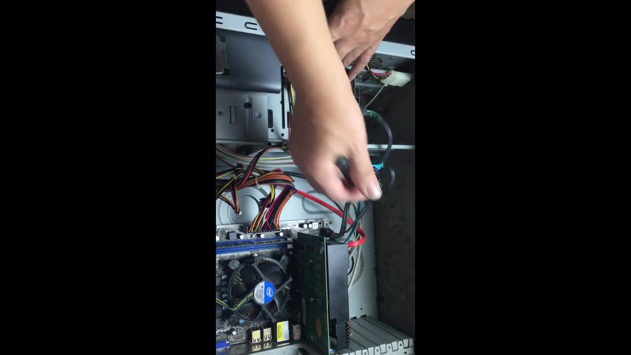 平哥爱踢圈04-台式机与服务器的区别:物理结构