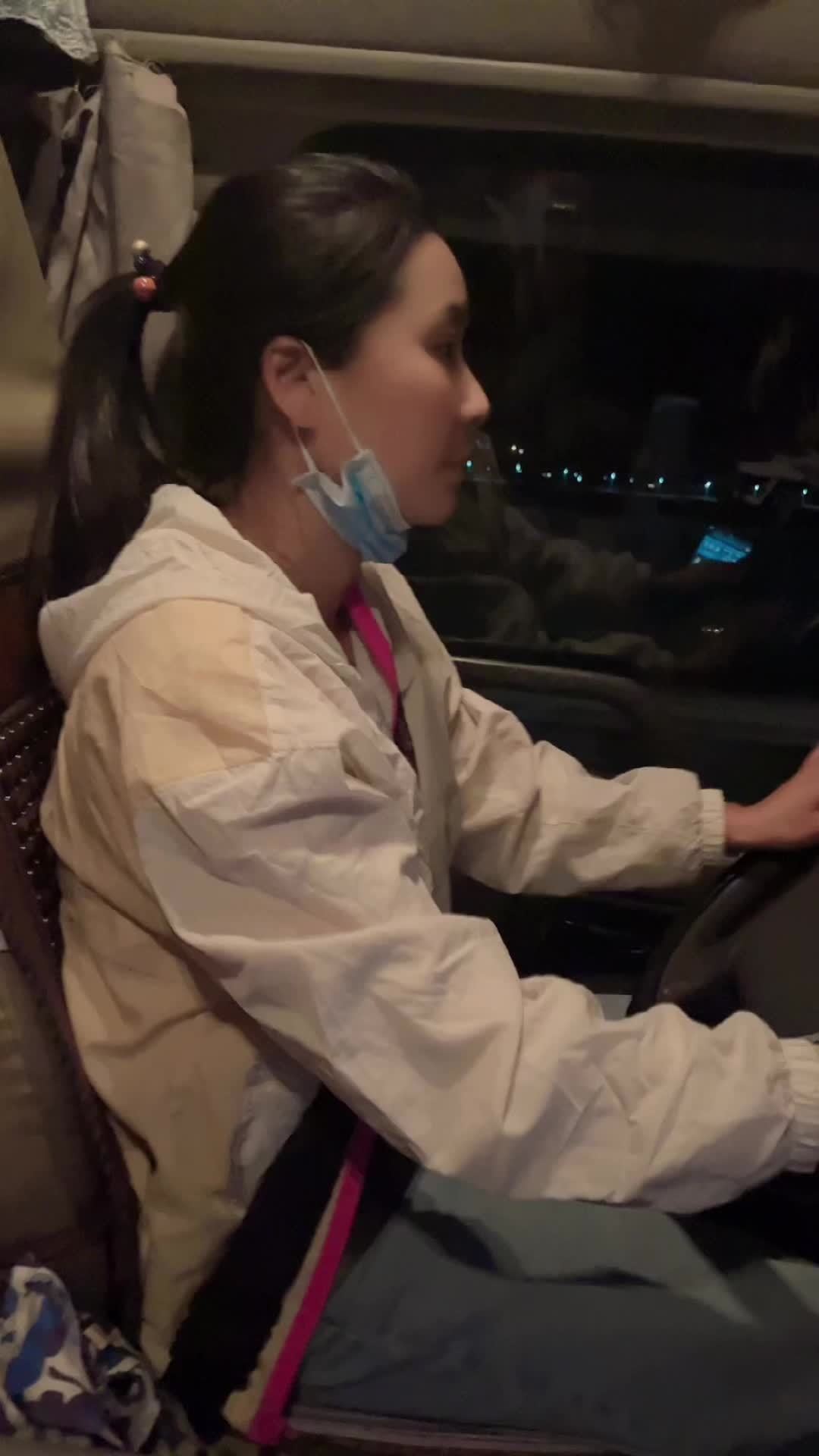 ...就连进出口也都被车直接堵死了,北斗定位一直在提醒我超时了,找不到...