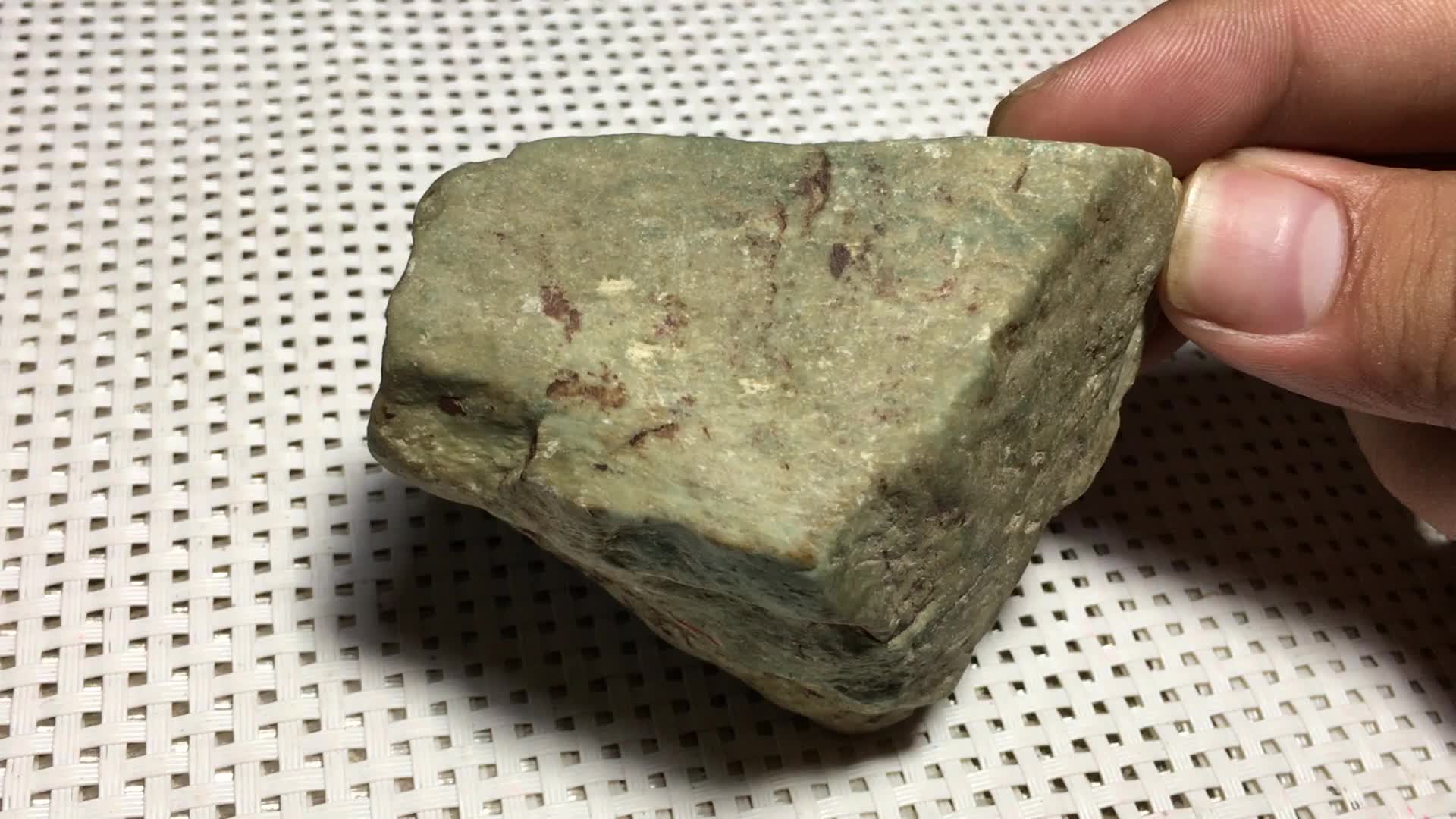 木那杨梅皮翡翠原石分析:经典的皮壳会出什么样的品质?