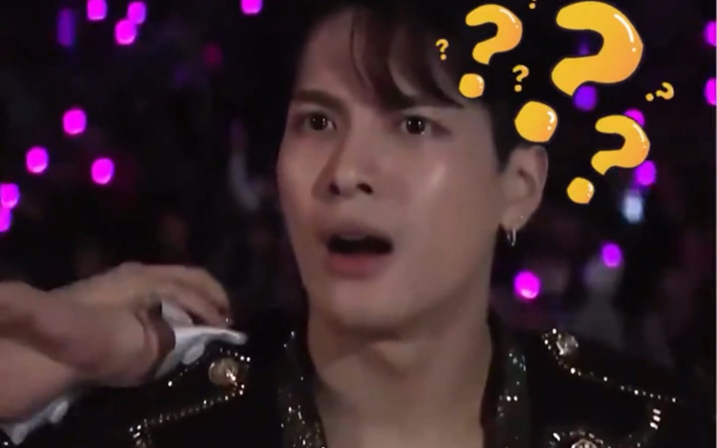 ...笑一次的王嘉尔reaction套娃现场,满脸都写着我不理解但我大受震撼!