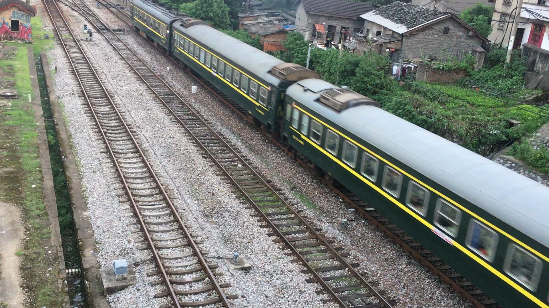 2017年6月7日18:49分,K784次景德镇站1道发车,请勿盗视频,视频版权...