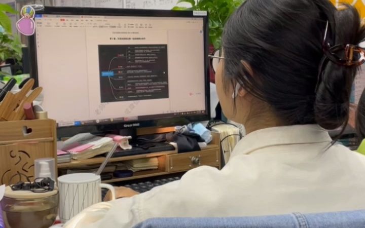 这才是年末交给老板的财务总结报告模板,你那只是记账本