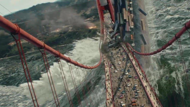 史上最强海啸来袭,桥上几千人瞬间被吞没,想跑都来不及