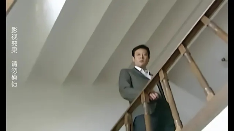 儿子半年前不幸身亡母亲精神崩溃欲轻生下秒儿子却活生生站