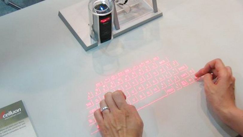 虚拟激光键盘你见过么?携带方便,投射到桌面就能使用!