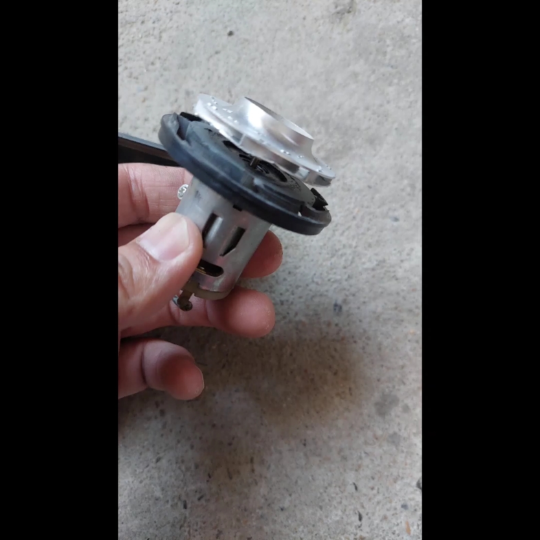 看看志高车载无线吸尘器的质量!