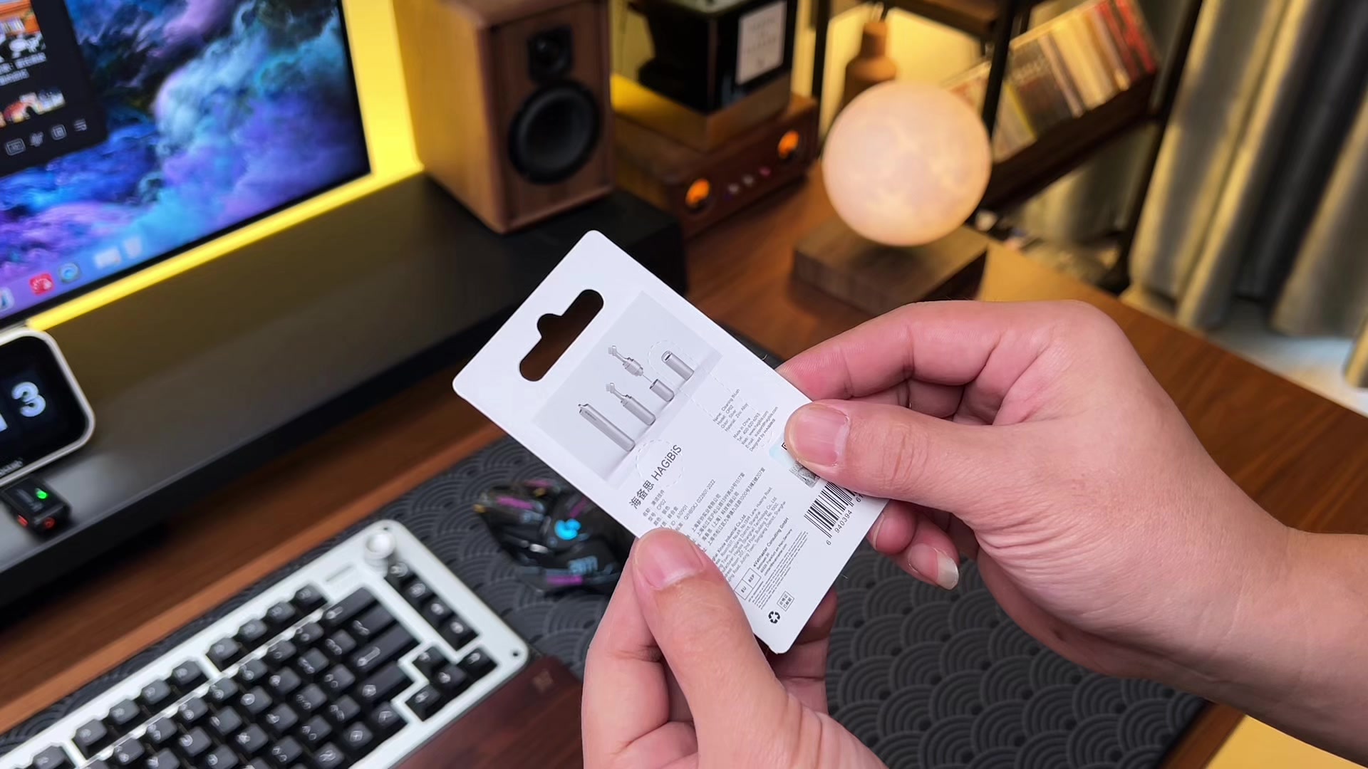 取卡针加清洁刷二合一的设计,小巧精致#取卡针 #多功能取卡针 #耳机...