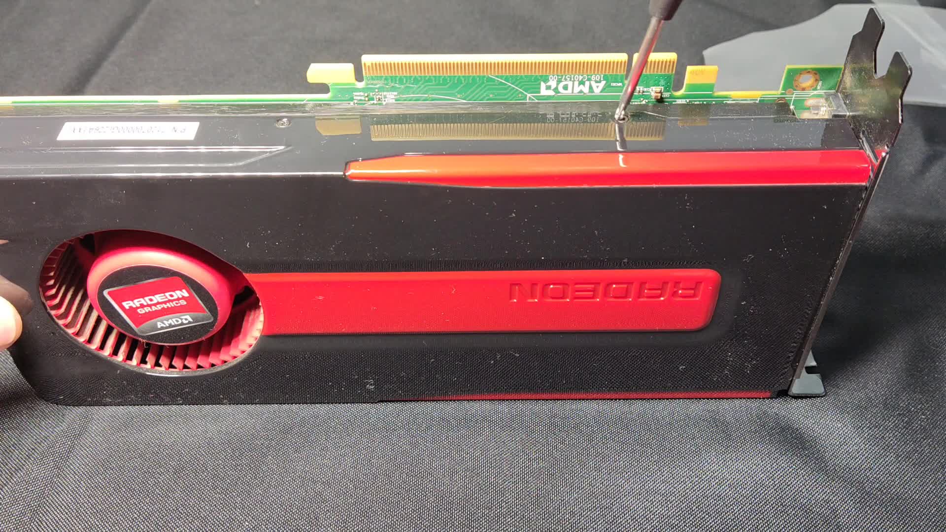 HD7870公版显卡,拆解换硅脂视频,欣赏老款AMD显卡的魅力。显卡...