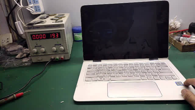 惠普Q157进水笔记本,开机键这块顿时有点尴尬,来看看