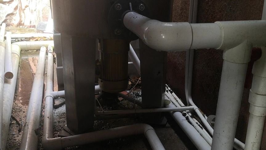 鱼池智能压力式过滤器自动排污过程,这污水排出来的真脏