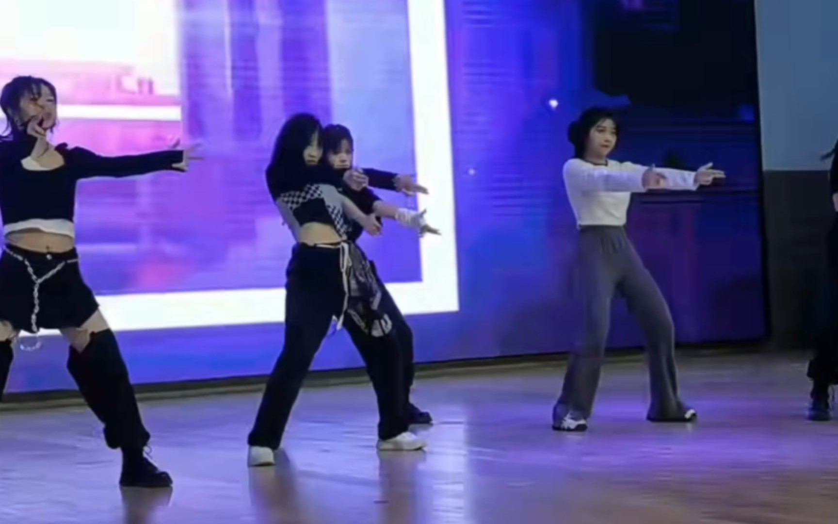 别人家的校园晚会【高中女生舞蹈】