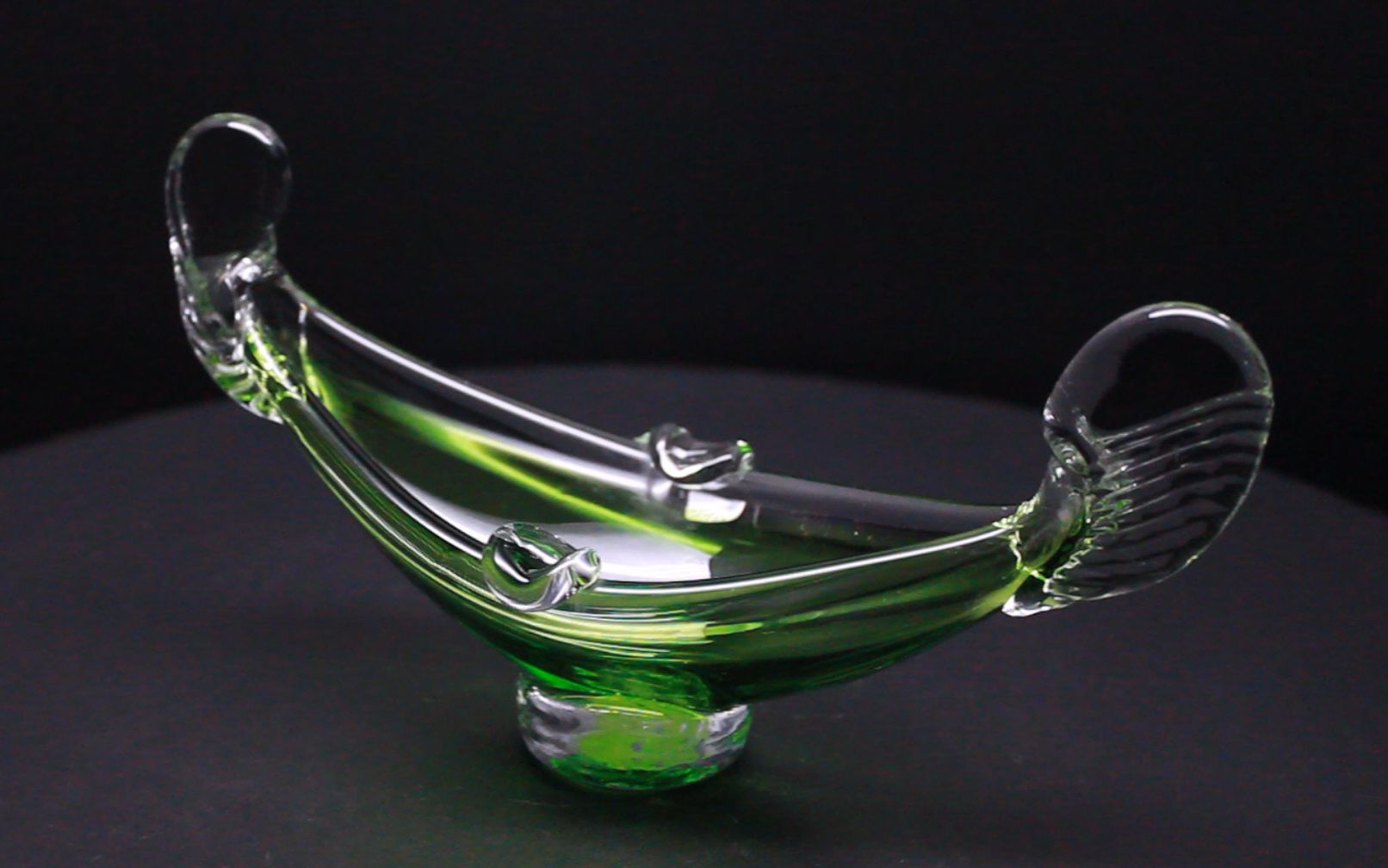 [意大利Murano贡多拉绿色玻璃碟子] 艺术视频由叶智荣教授拍摄及制作