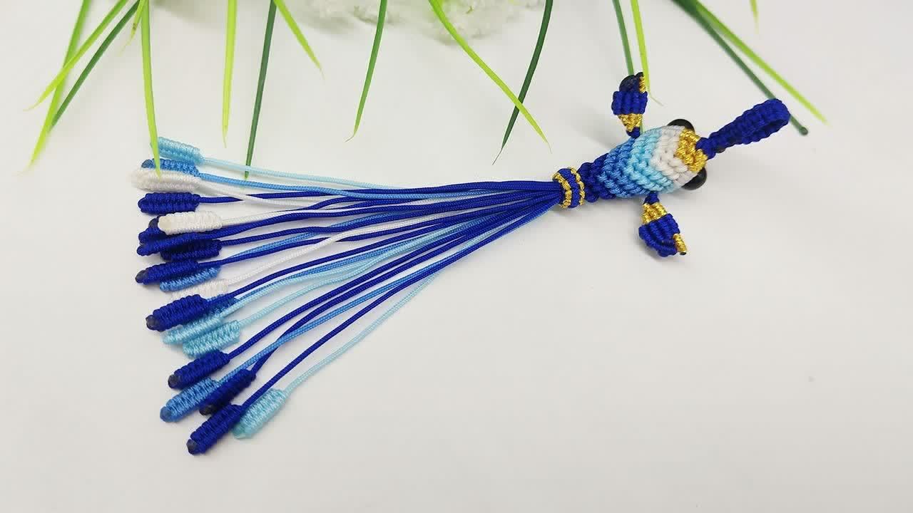 .b>编织金鱼挂件的详细视频教程