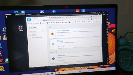 如何在电脑上下载安卓游戏(世界盒子)?