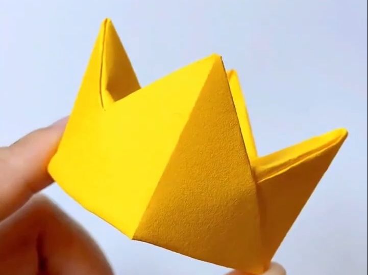 【简单折纸】简单几步折出大皇冠