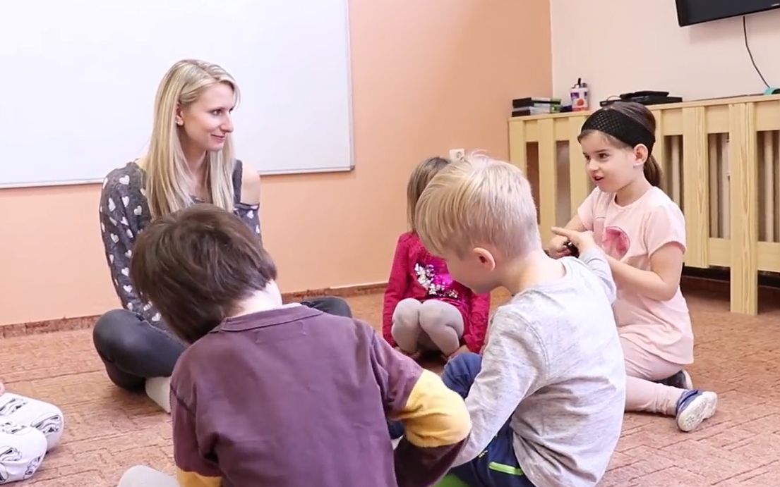 学前教育:幼儿园集体游戏活动集锦(2)