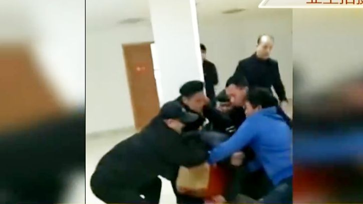 绍兴:业主在开业主大会投票遭物业阻挠,物业称业委会选举不规范