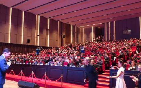 “网红”校长王树国南京演讲,40分钟说清天下大势,值得听十遍