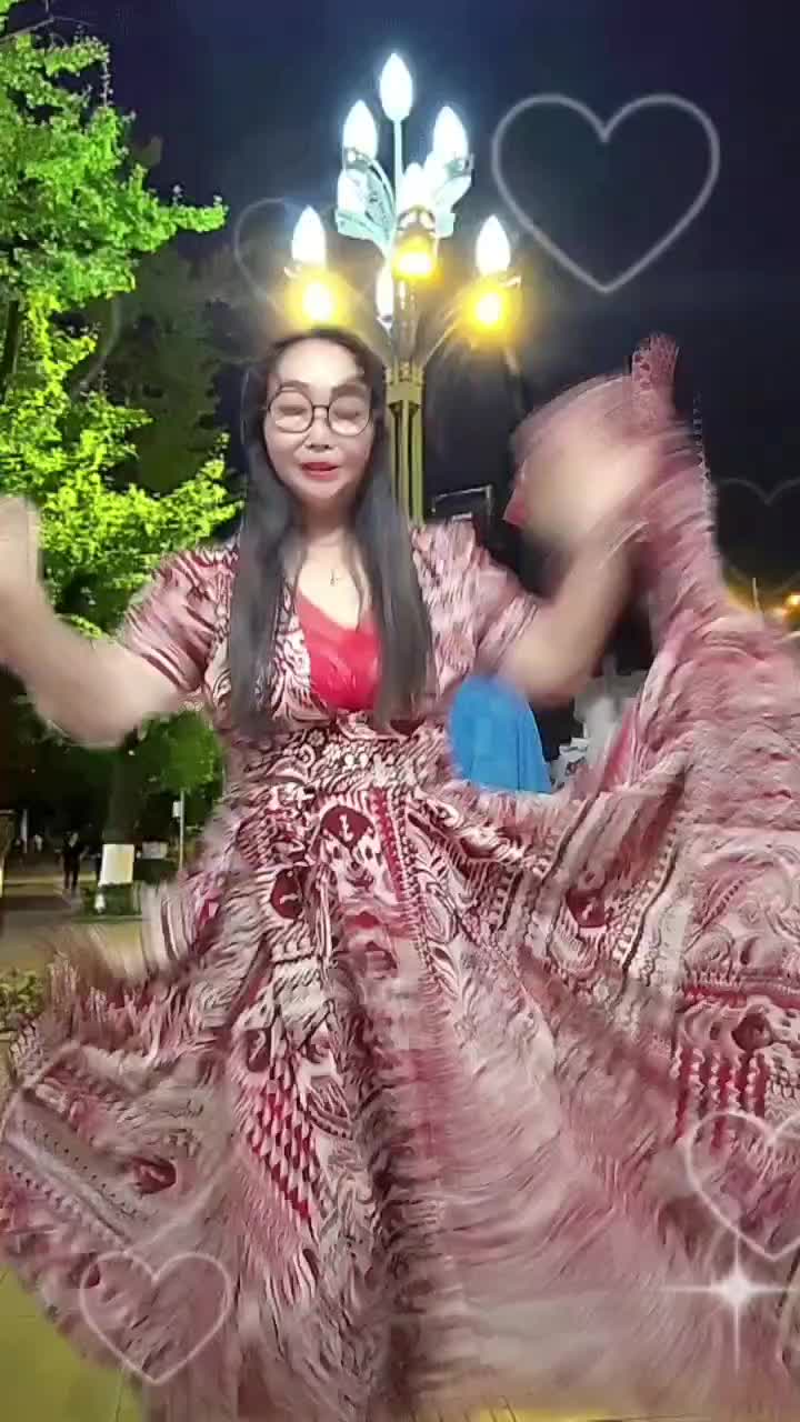 #刘德华唱 我在吉祥如意,红运连连,祝大家天天发财,回家出家都是家,...