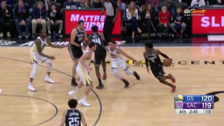 「最佳动作」小狐狸灵性十足!人群中辗转腾挪命中杂耍拉杆