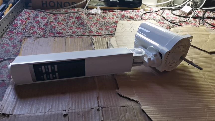 落地风扇不能摇头了,丢掉太可惜,其实只要更换这个东西就搞定